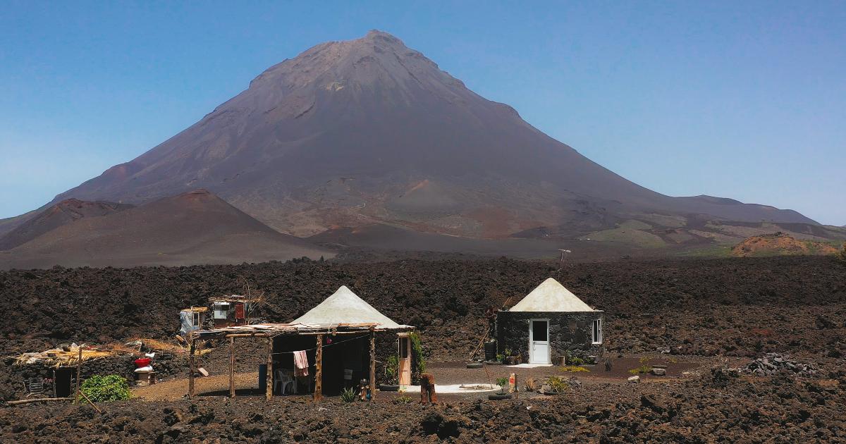 Living with Volcanoes - DocPlay